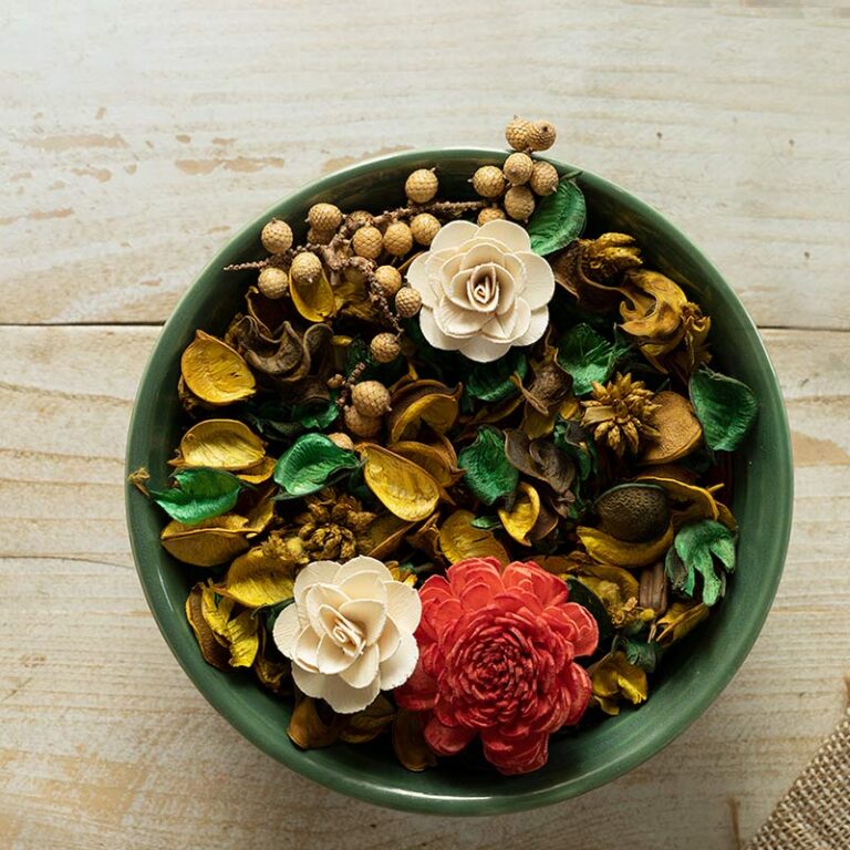 What Is Potpourri, How To Pick & Use The Perfect Fragrance